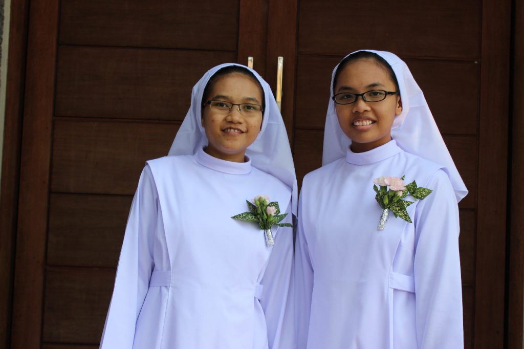 Suster HK: Penerimaan Busana Biara dan Pengikraran Kaul Pertama ...